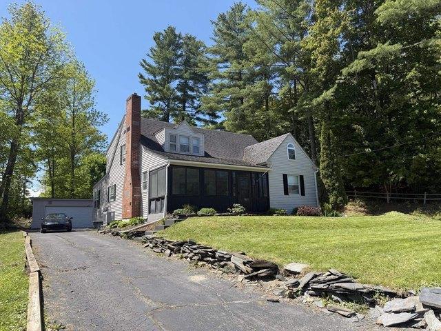 63 Highland Ave, Newport City, VT 05855