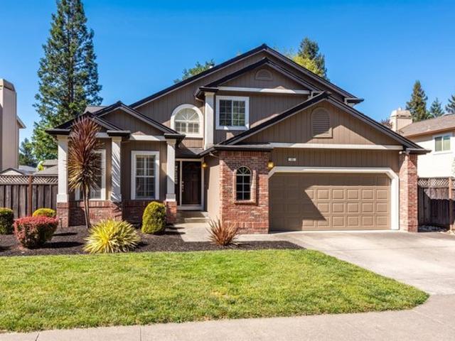 63 Hop Ranch Rd, Santa Rosa, CA 95403