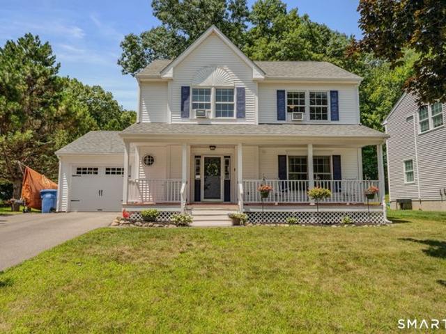63 Hunting Ridge Dr, Groton, CT 06355