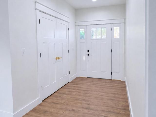 63 Iris Point