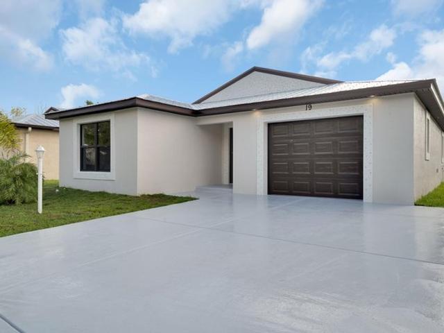63 LA Villa Way, Fort Pierce, FL 34951