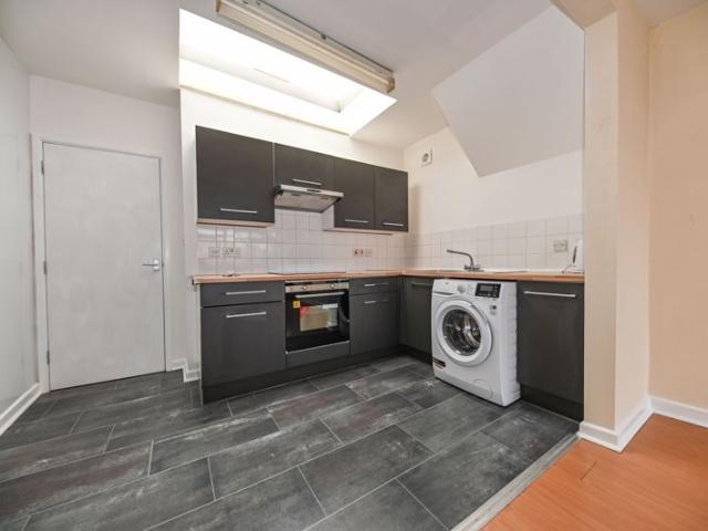 63 London Road, Waterlooville PO8, 2 bed flat to rent, £1,100 pcm | PrimeLocation