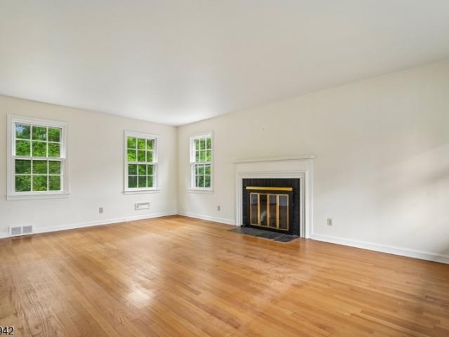63 Magnolia Dr