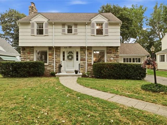 63 Montclair Dr, Rochester, NY 14617