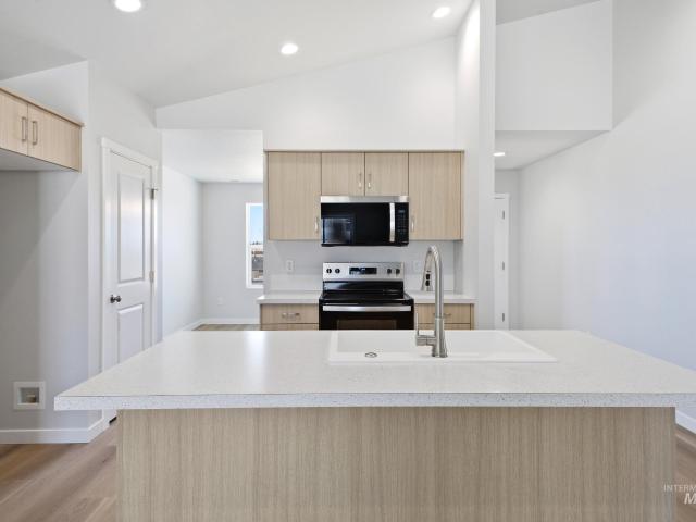 63 N Tideberry Ave