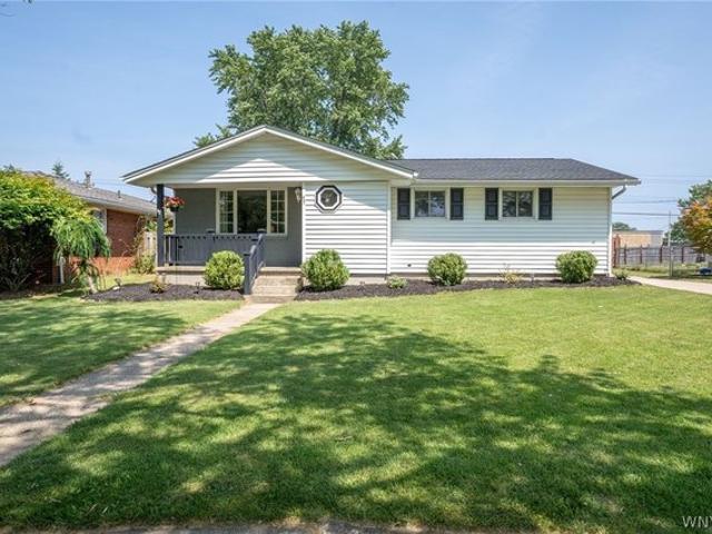 63 Queens Dr, West Seneca, NY 14224