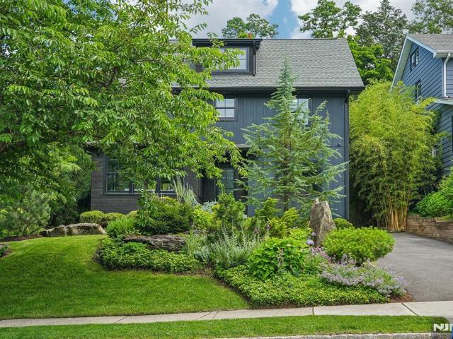 63 Ravine Avenue