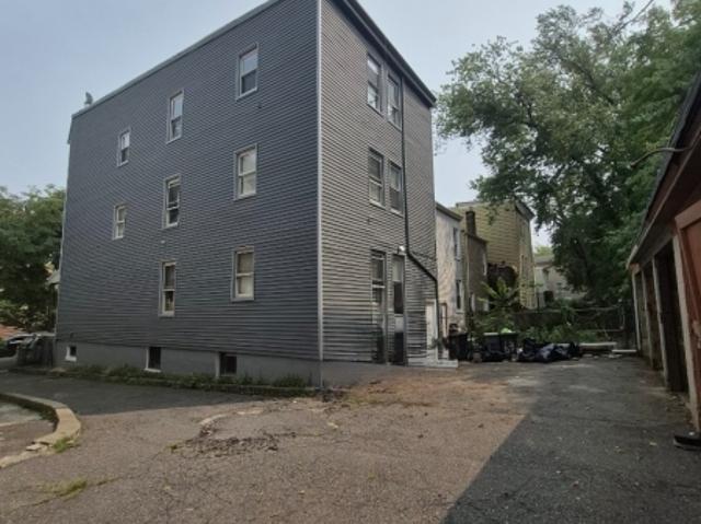 63 S 7Th St