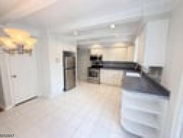 63 Samson Ave