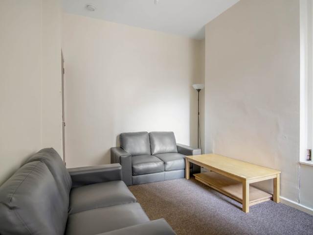 63 Sandhurst Gardens, Belfast, BT9 5AX