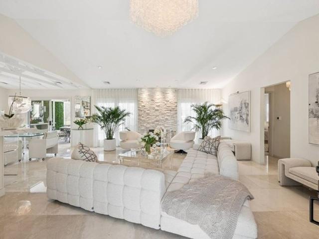 63 Saint Andrews Cir, Southampton, NY 11968