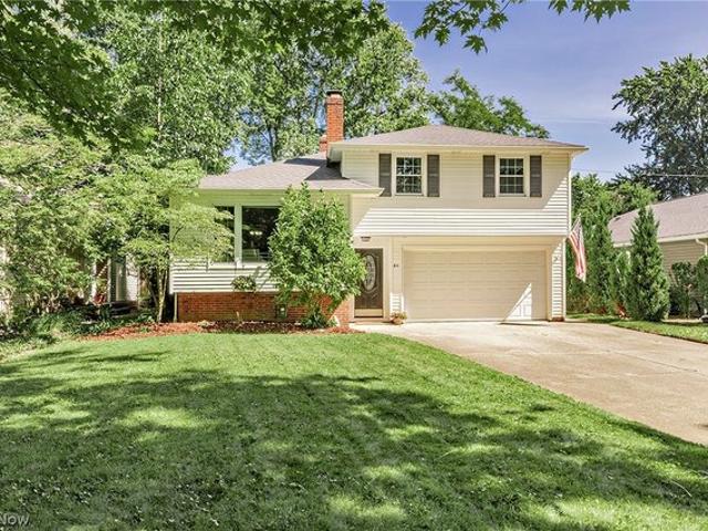 63 Shawondassee Dr, Timberlake, OH 44095