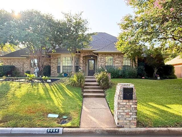 6004 Lakehurst Dr, Arlington, TX 76016