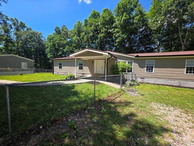 6004 Running Creek Dr, Crossville, TN 38572