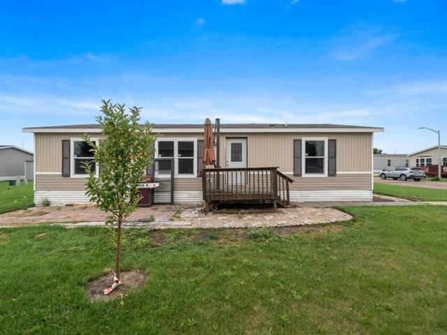 6004 S Belfair Pl, Sioux Falls, SD 57106