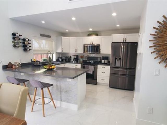 6005 NW 170th Ter, Hialeah, FL 33015