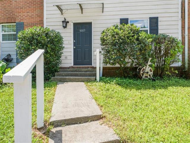 6005 Pat Mell Place SE