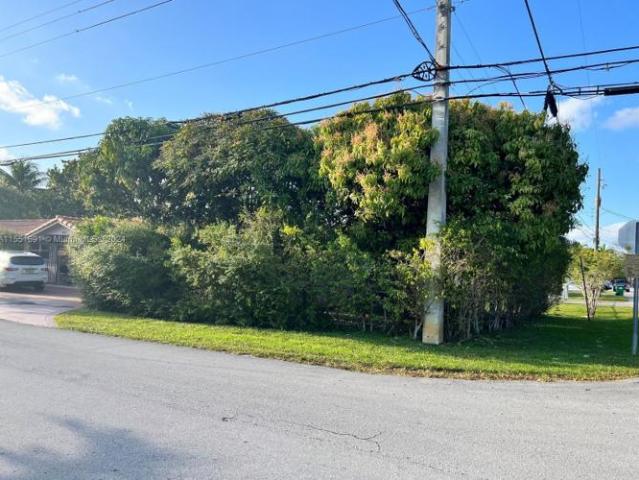 6005 SW 22nd St, Miami, FL 33155