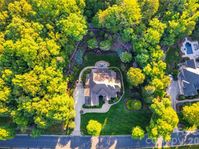 6005 Willowood Road