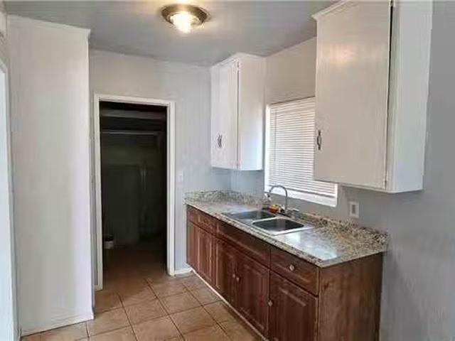 60067102 1130 Huff St #1 4