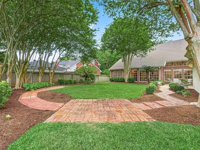6006 Mound Airy Ct, Sugar Land, TX 77479