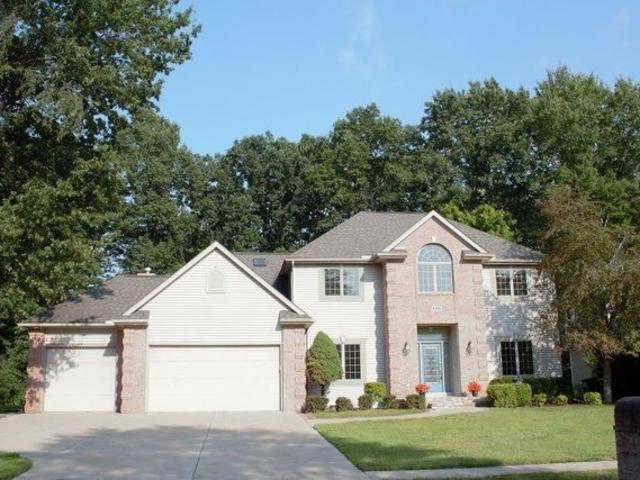 6006 Oak Hollow St, Midland, MI 48640