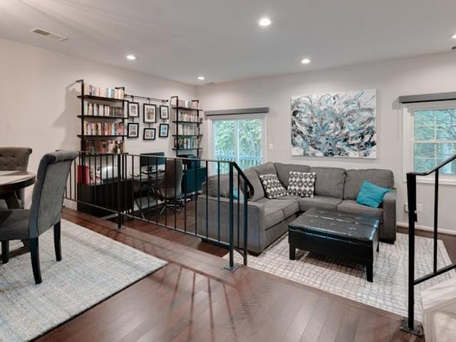 6006 Sweet Dale Ct, West Springfield, VA 22152