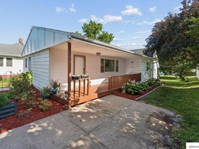 6006 Woolworth Ave, Omaha, NE 68106