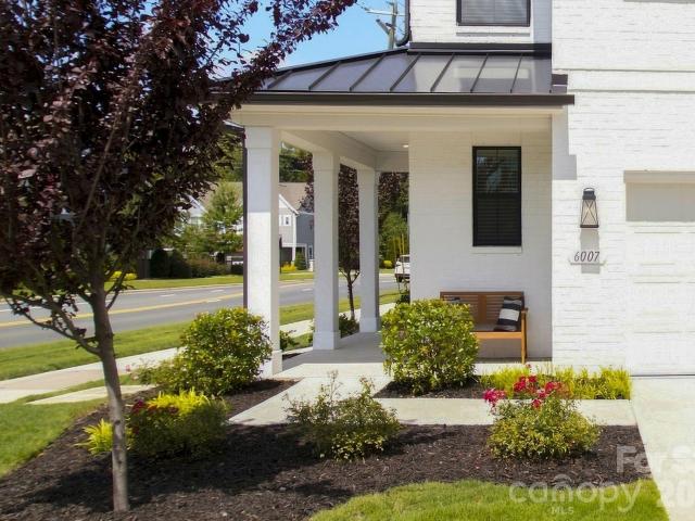 6007 Mariemont Circle
