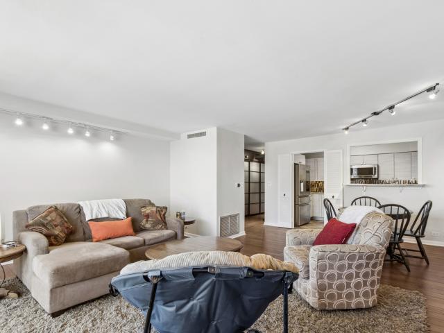 6007 N Sheridan Road # 9E