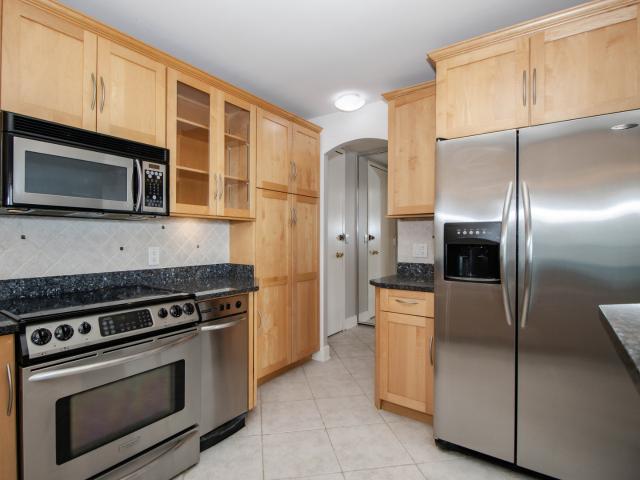6007 N Sheridan Rd, Unit 32C, Chicago, IL 60660 | MLS #12613 | Compass