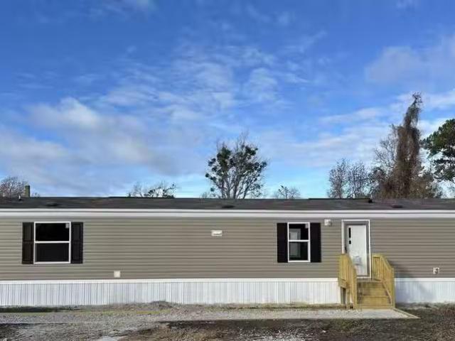 60088521 141 Littleton St