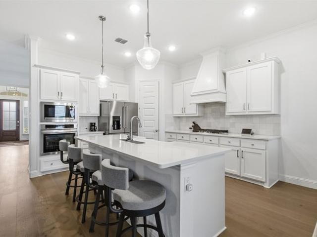 6008 Glenwood Dr, Joshua, TX 76058