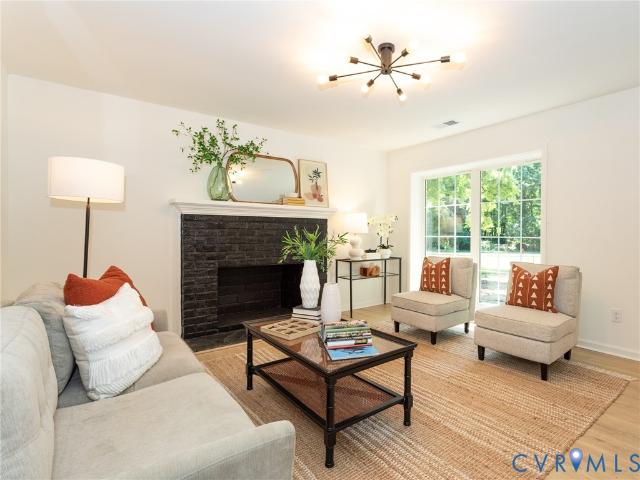 6008 Laveta Drive