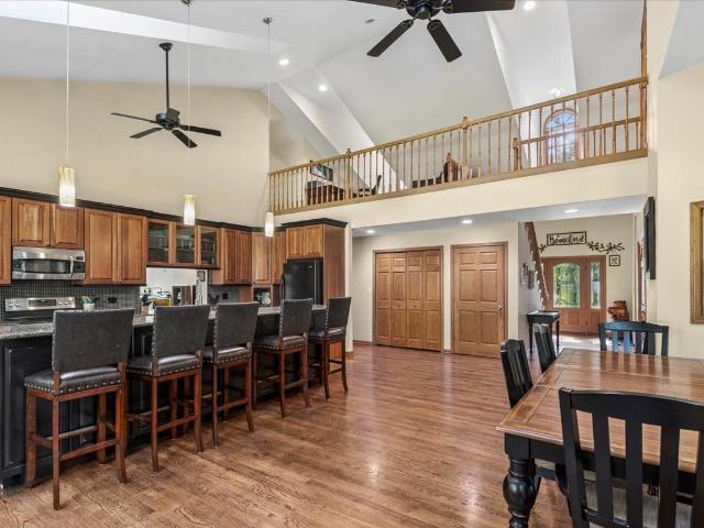 6008 Tomlinson Drive