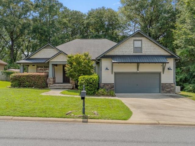 6008 Trestle St, Crestview, FL 32536