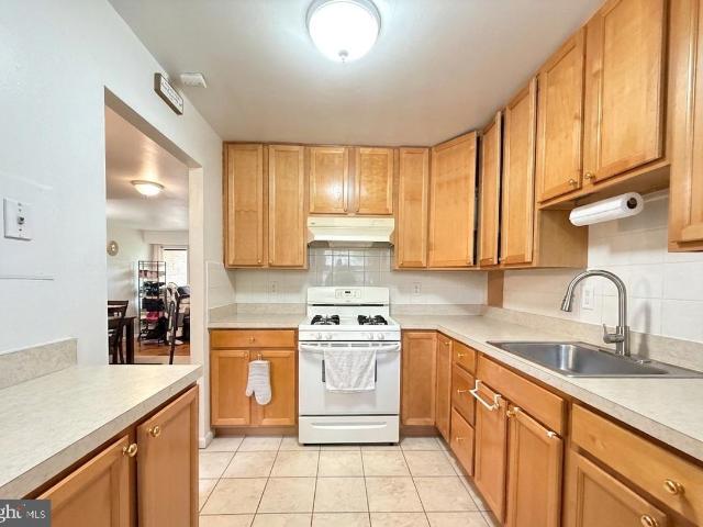 6008 Westchester Park Dr, Unit T2, College Park, MD 20740 | MLS #MDPG2199
