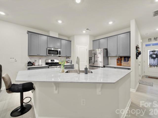 6009 Chelsea Oaks Ridge