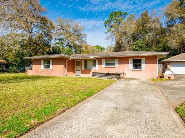6009 E Holly St, Inverness, FL 34452