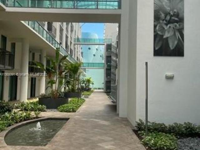6000 Collins Ave #527, Miami Beach, FL 33140