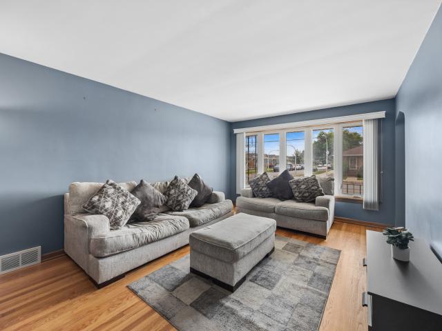 6000 S Narragansett Avenue