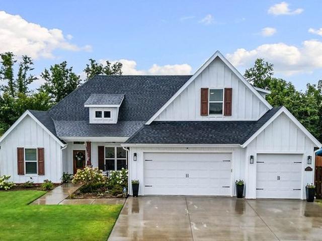 6000 W Moon Dust Dr, Rogers, AR 72758