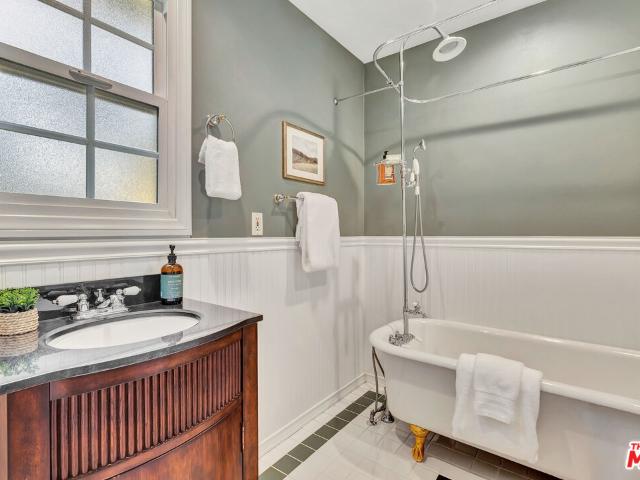 6001 Oakdale Ave, Woodland Hills, CA 91367 | MLS #26674