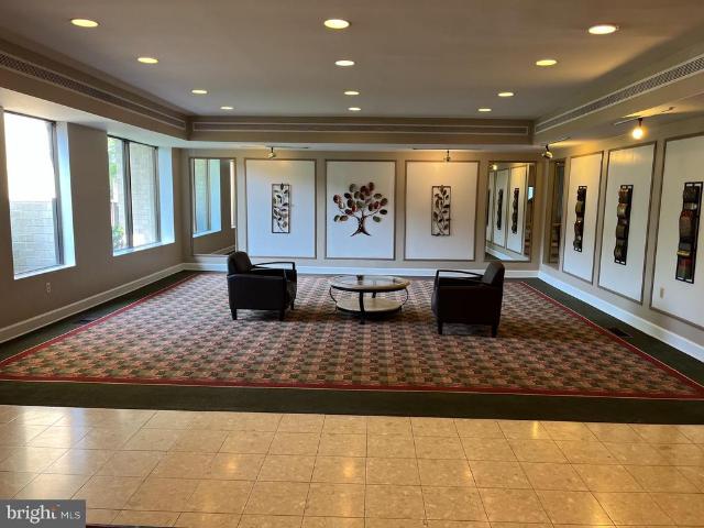6001 Arlington Boulevard # 816