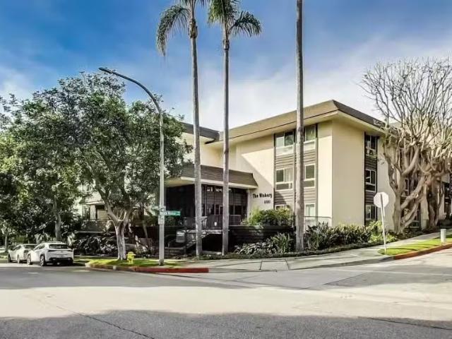 6001 Canterbury Dr #206, Culver City, CA 90230