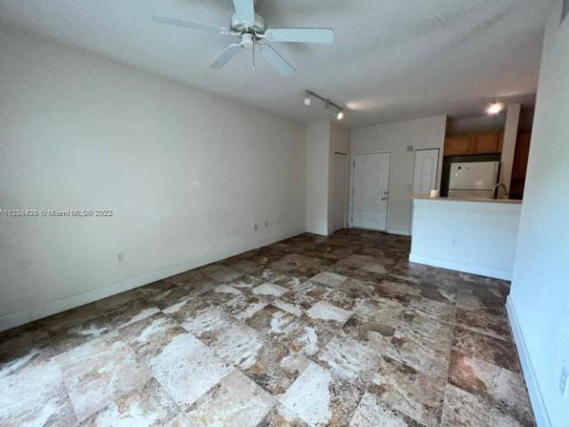 6001 70th St SW #454, South Miami, FL 33143