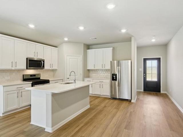 6003 Brittner Dr, Princeton, TX 75071