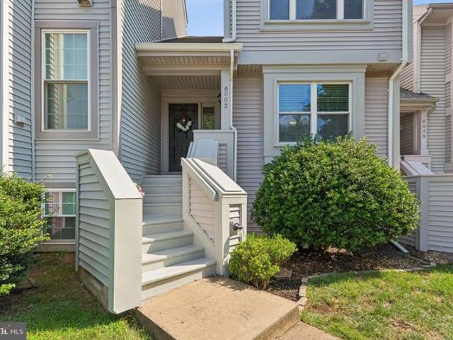 6003 Creekstone Ln, Centreville, VA 20120