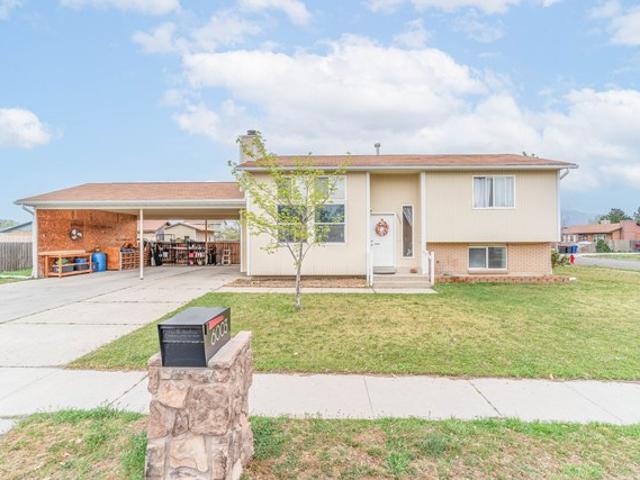 6003 S Nimbus Way, Kearns, UT 84118