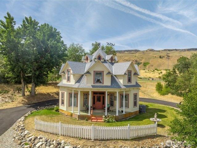600 12th St, Bridgeport, WA 98813